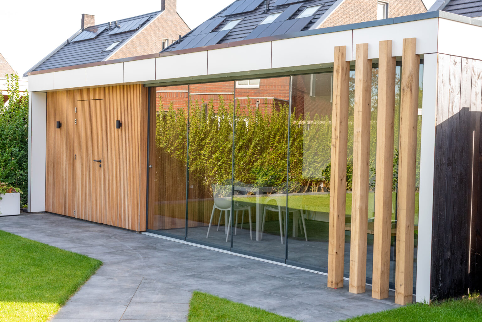 Moderne Tuinkamer Met Geïsoleerd Tuinhuis - Sfeervol Buitenleven
