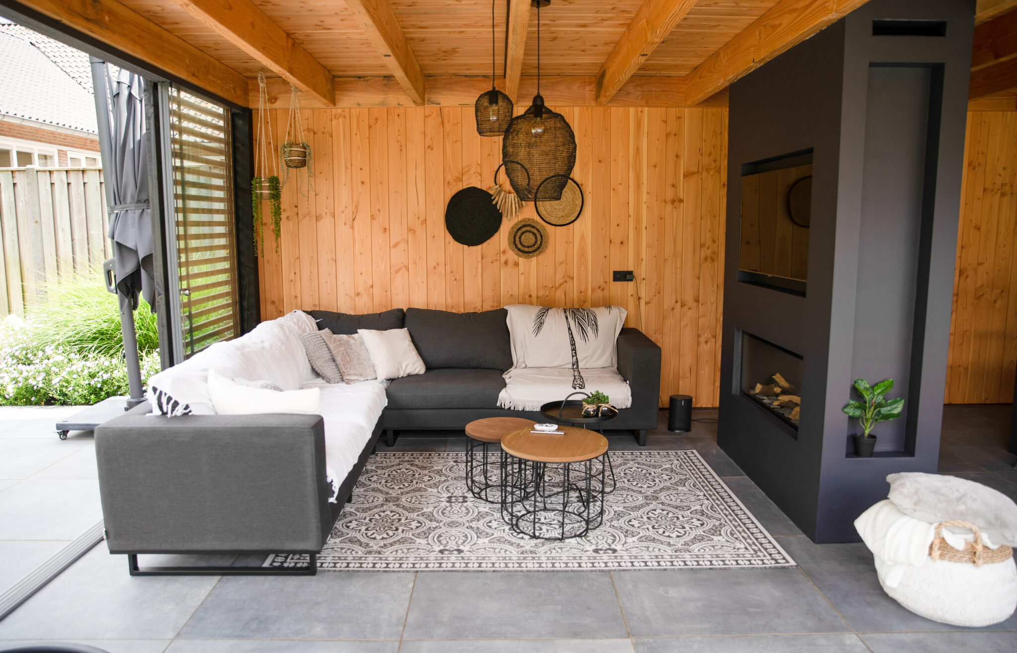 Luxe Tuinkamer met inbouwkachel - Sfeervol Buitenleven